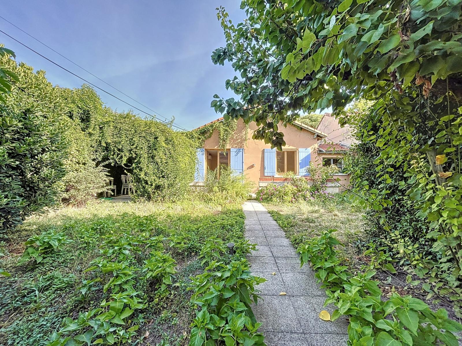 Exclusivité. Avignon Extra-muros - Maison de ville 3 pièces - plain ...