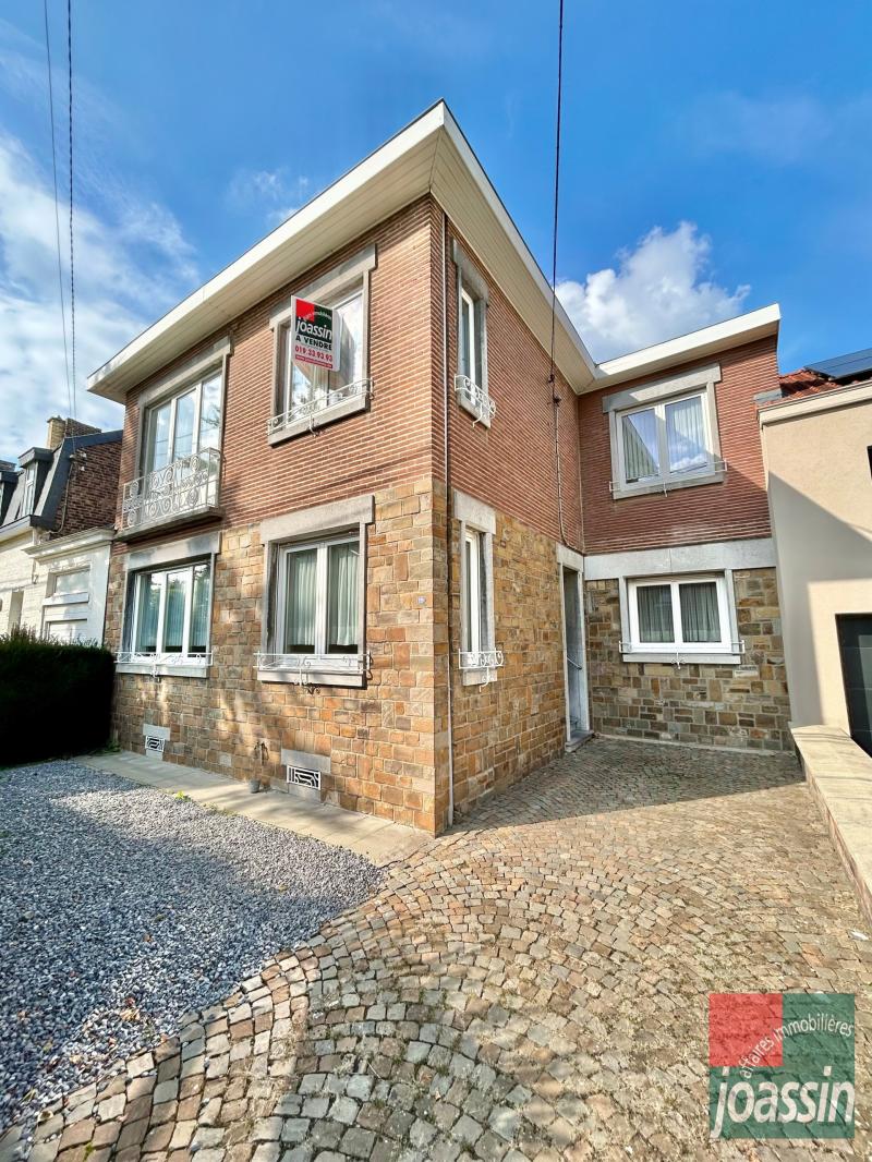 Vente maison Waremme (4300), 268.50m² avec 19 pièce(s) dont 4 chambre(s ...